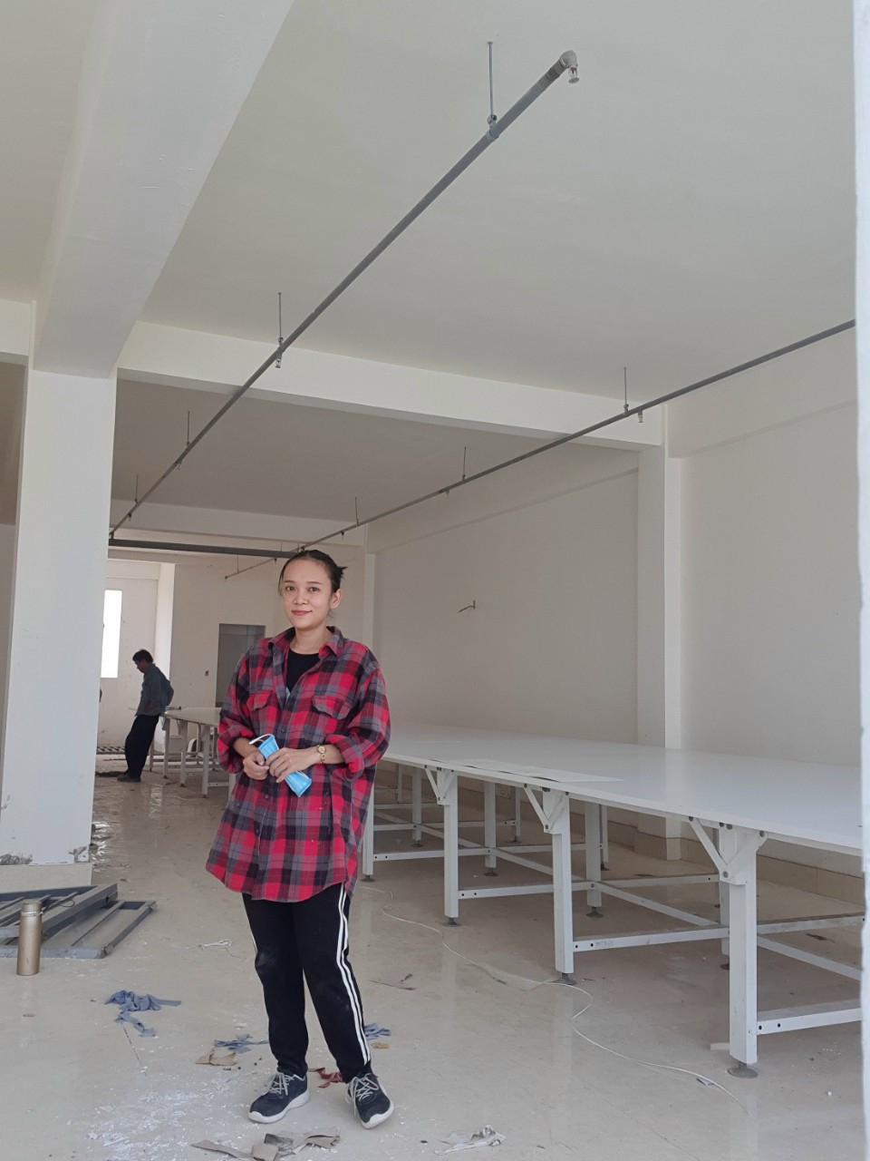 Có Nên Mua Bàn Cắt Vải Cũ Thanh Lý Giá Rẻ